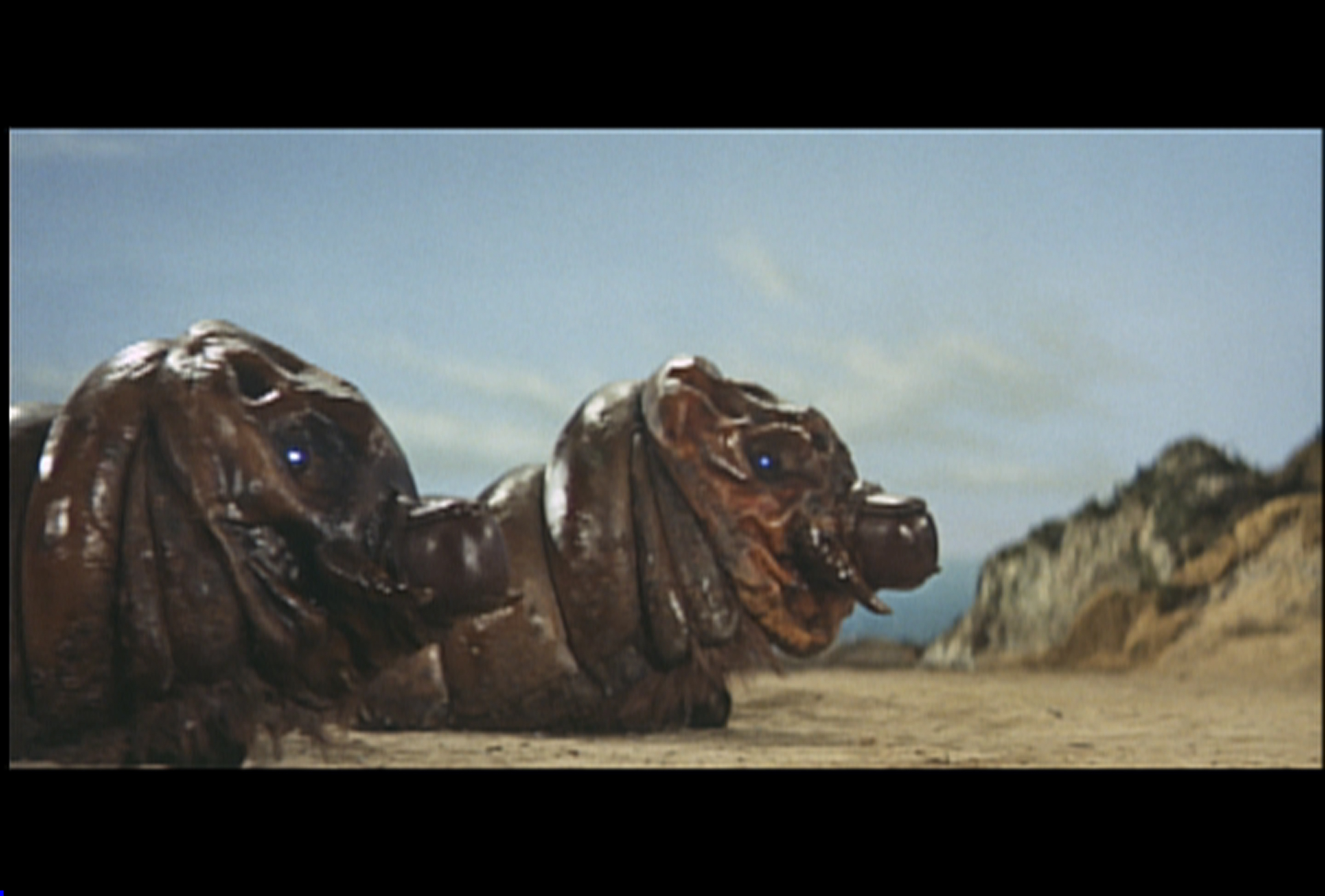 EverythingScary - Movie Photos Mothra vs Godzilla
